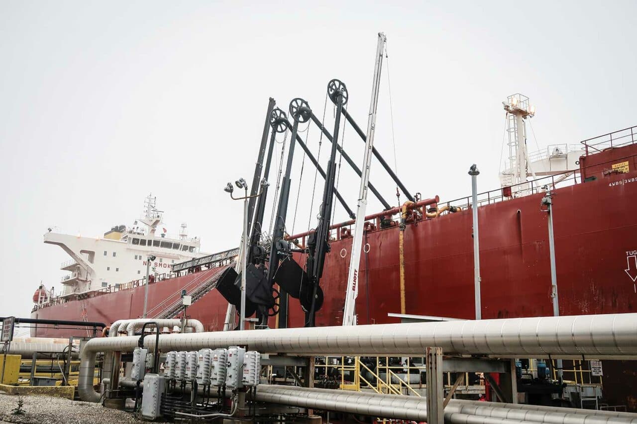 Marine Hose Handling | Elliott Equipment Company